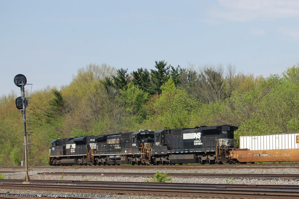 With the Chessie gone, I could at least get this going away shot.